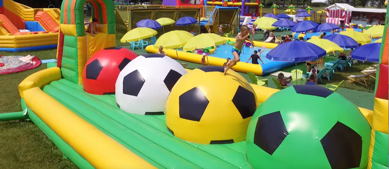 Wipeout Gonflable - C'est l'un des parcours gonflables les plus fou